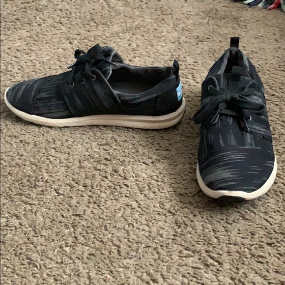 Toms | Shoes | Really Cute Toms Blackgray Patterned Tennis Shoes | Poshmark